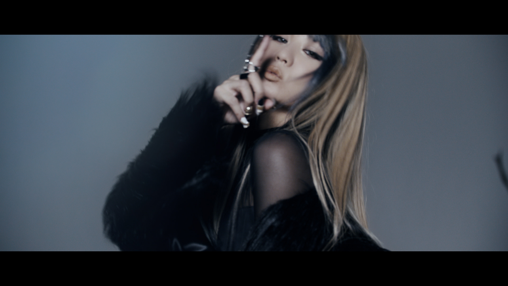 倖田來未「Trigger」MV | CAREVE